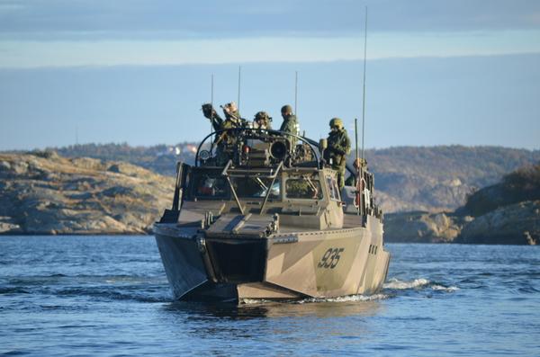 Asian Defence News: Swedish Amfibiebataljon in action in coastal ...