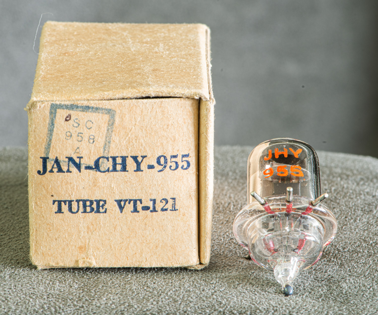 VinylSavor: Tube of the Month : The 955