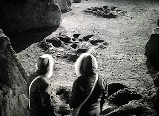 MUSINGS OF A SCI-FI FANATIC: Lost In Space S1 E4: There Were Giants In ...