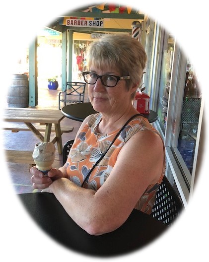 Camp Mini Ha Ha Projects: Bio - Kelly Pinheiro