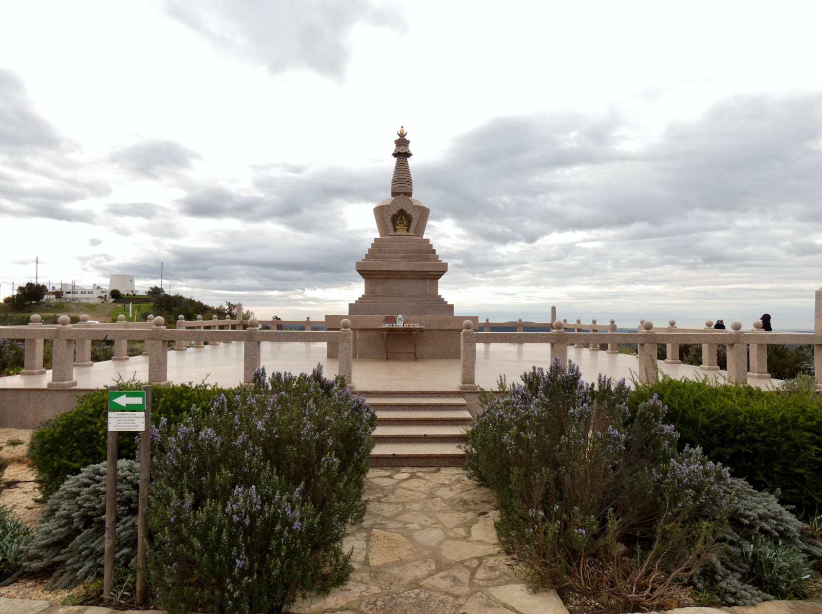 Viajar e descobrir: Portugal - Malhão - Centro Budista Tibetano Humkara ...