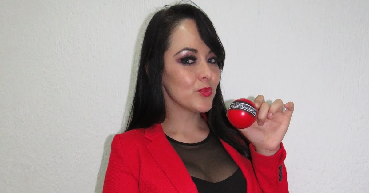 somoselespectador: ANGELES LAMAS PONE NUESTRO CORAZON MAS ROJO