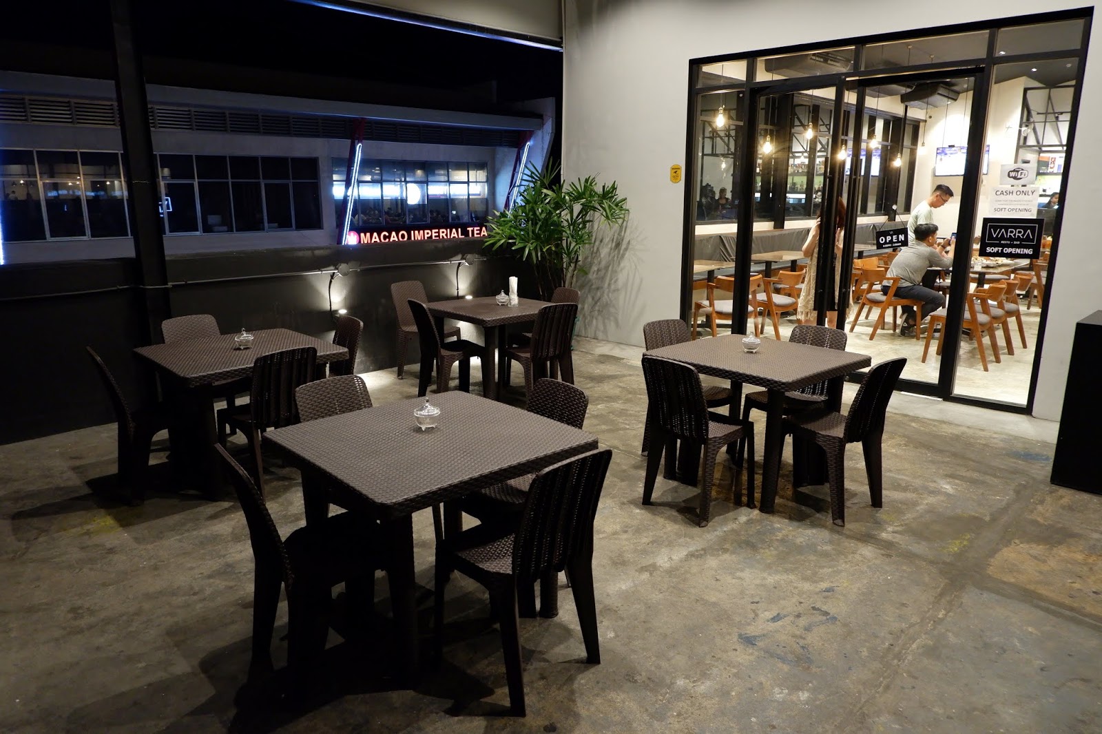 Sand Under My Feet: Varra Restobar - San Juan's New It Place