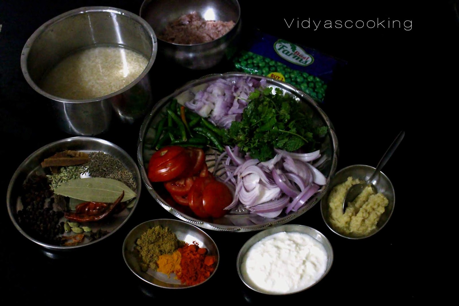 Sunday Brunch: Chicken Keema Biryani Recipe (Chicken Podimas Biryani)