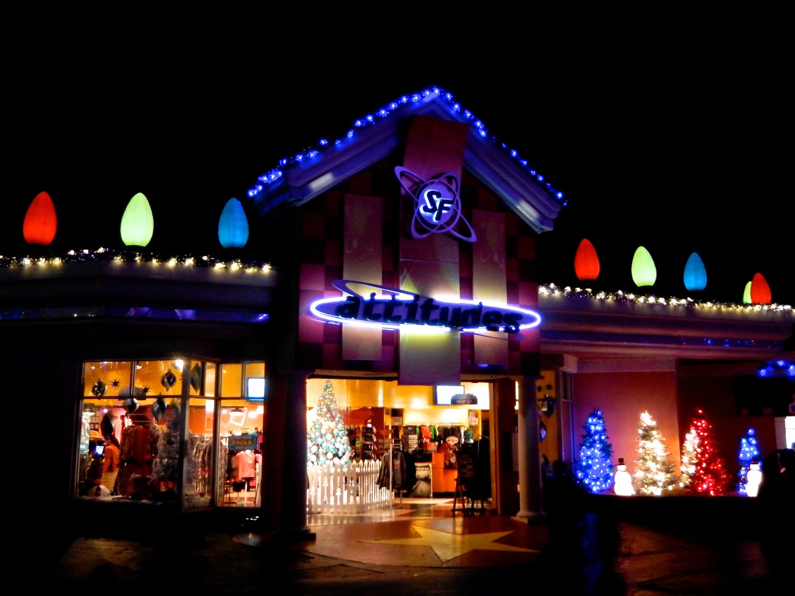 Thrillography: Holiday in the Park at Six Flags Over Georgia with the ...