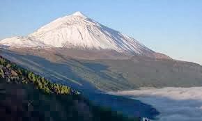 Leyendas fantásticas de Candarave: El volcán tutupaca contra el yucamani