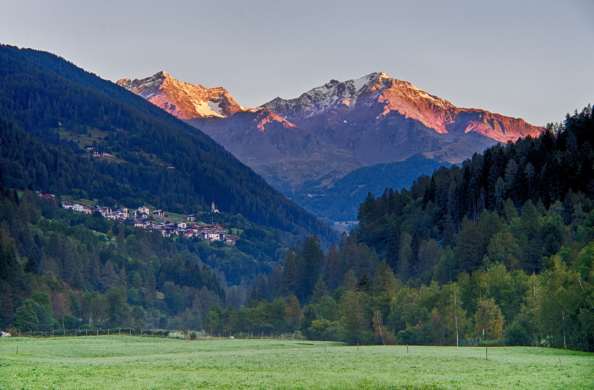 4 passi in Val di Sole: La Val di Peio al levar del sole