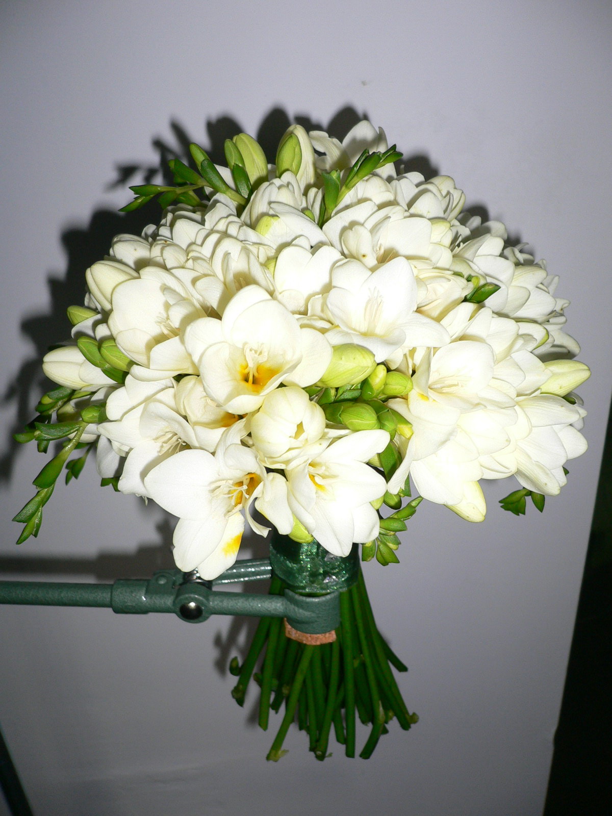Floraria FLORIS DECO -SLATINA: Buchet mireasa frezie alba