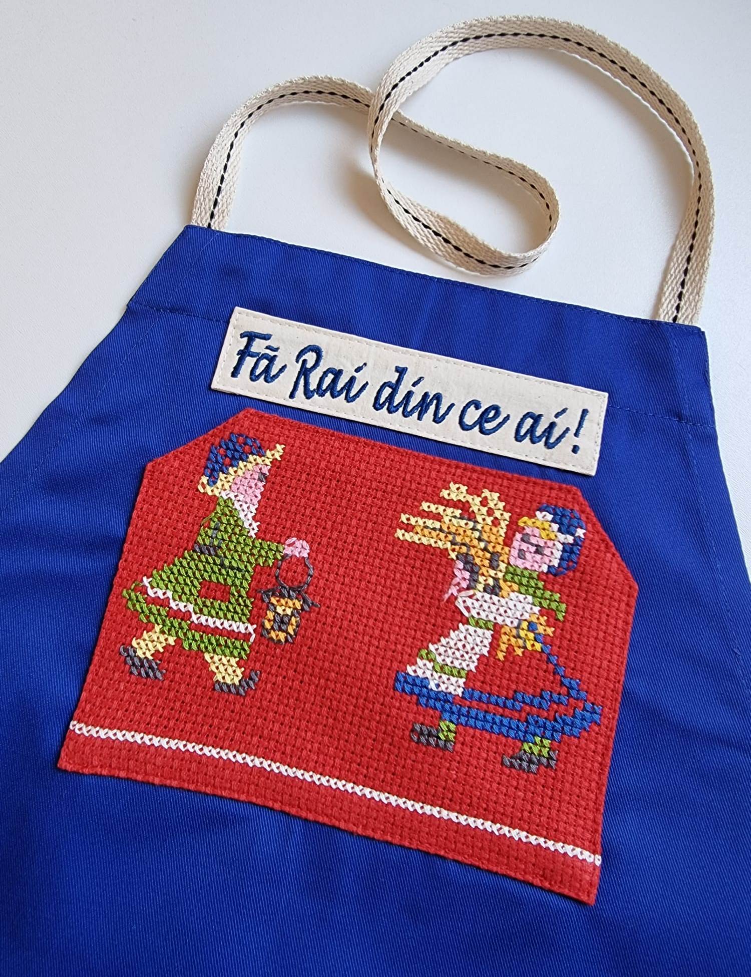 mandra chic: SORTURI de bucatarie Faine, IN STOC