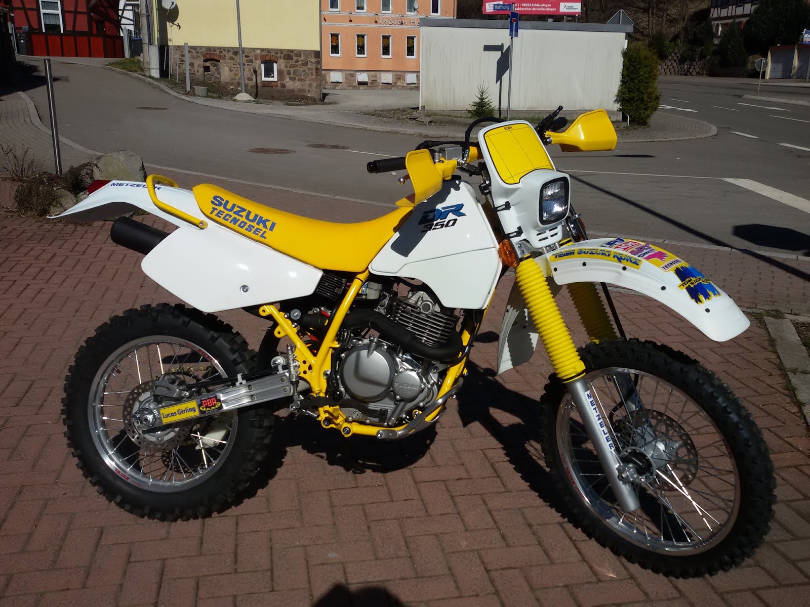 Der SUZUKI DR RALLYE & DR CUSTOM BIKE BLOG: Die DR 350 Renaissance