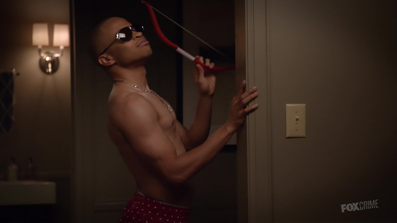 ausCAPS: Eugene Byrd shirtless in Bones 6-14 "The Bikini In The Soup"