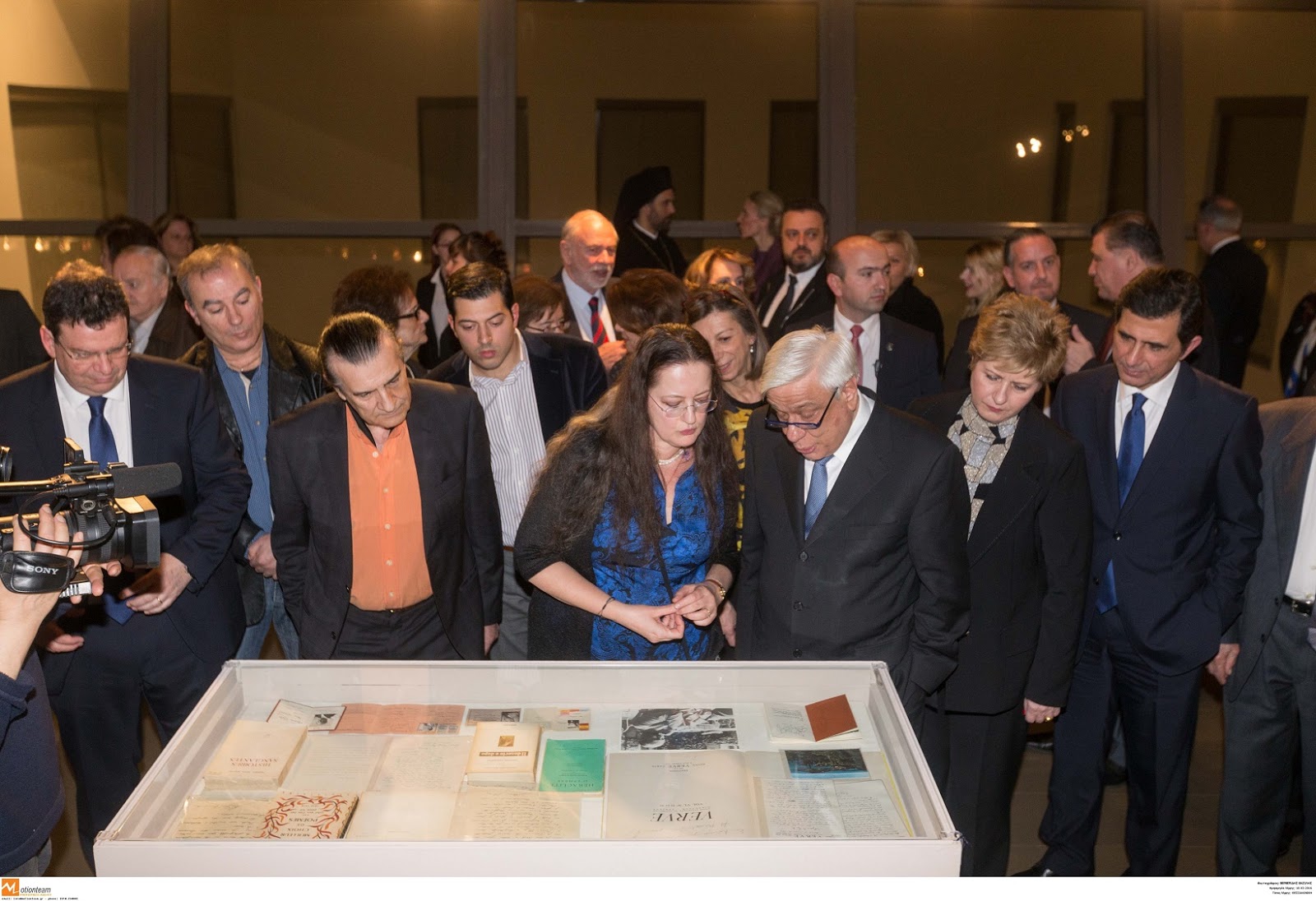 Ιδιωτική Οδός: ΕΓΚΑΙΝΙΑΣΤΗΚΕ ΣΤΟ ΤΕΛΛΟΓΛΕΙΟ Η ΕΚΘΕΣΗ "Ο ΚΟΣΜΟΣ ΤΟΥ ...