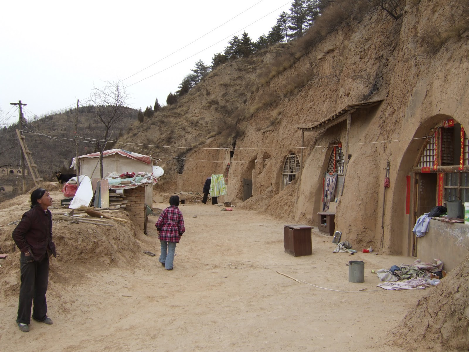 Clare's Research Trip 2010-2011: Chairman Mao and Yaodong Cave Dwellings