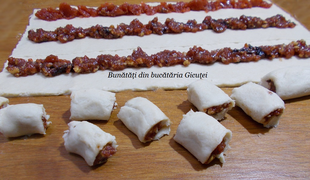 Aluat fraged cu untura si smantana - Bunătăți din bucătăria Gicuței