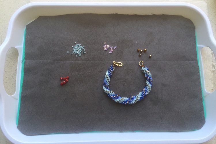 Lisa Yang Jewelry : Making a Beading Mat (Beading Tray)