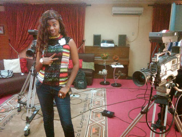 Spotlight Worldwide: Dunni