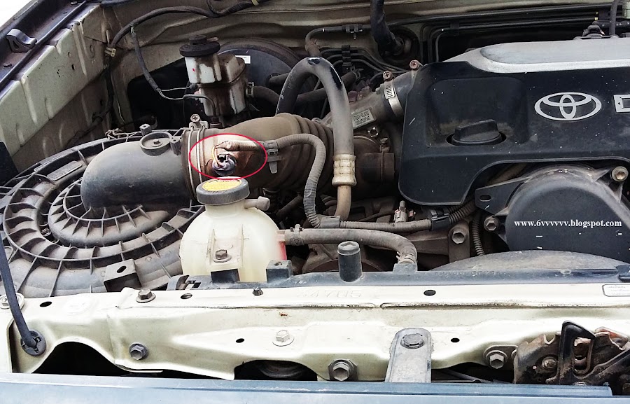 TOYOTA HILUX REVO WIRING - ENGINE: Intake Air Temp Sensor