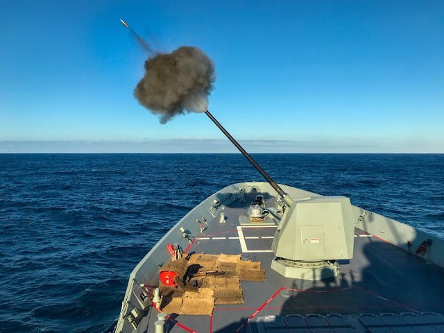 Asian Defence News: HMAS Hobart firing its 5 inch gun off the east coast
