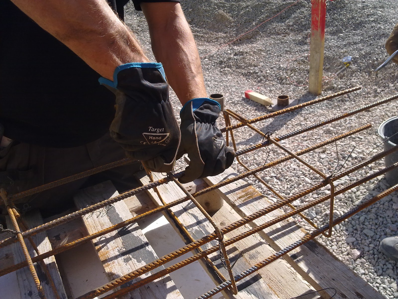 Passiiviakos tässä!: Anturan tekoa ja raudoitusta