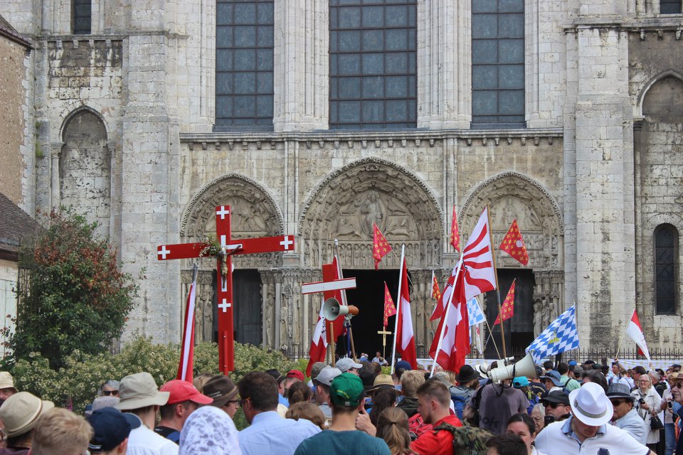 The 2018 Pentecost Pilgrimage to Chartres - Part 2 ~ Liturgical Arts ...