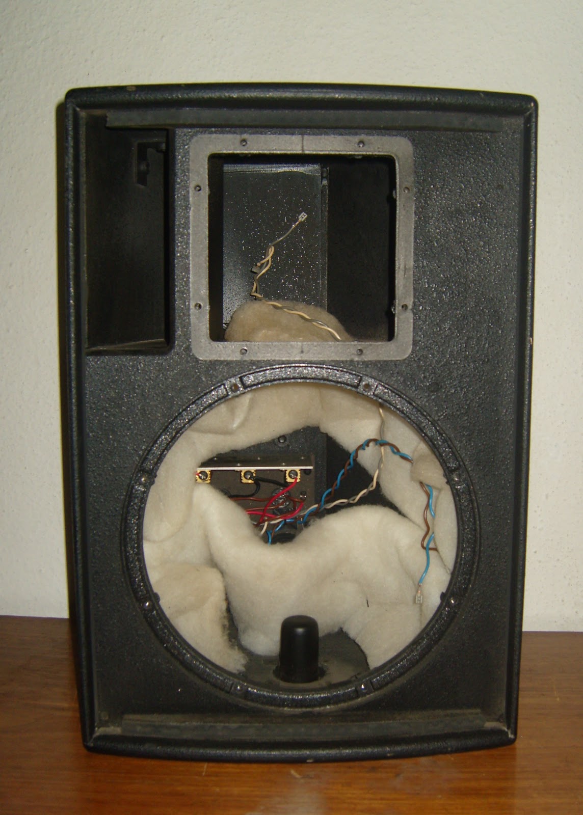 ElectrOmnia: Inside of a professional speakers MARTIN AUDIO BLACKLINE F12