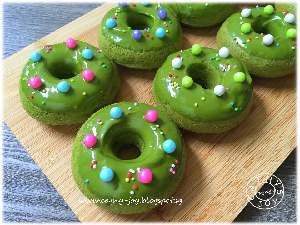 cathy's joy: Matcha Azuki Bean Donuts