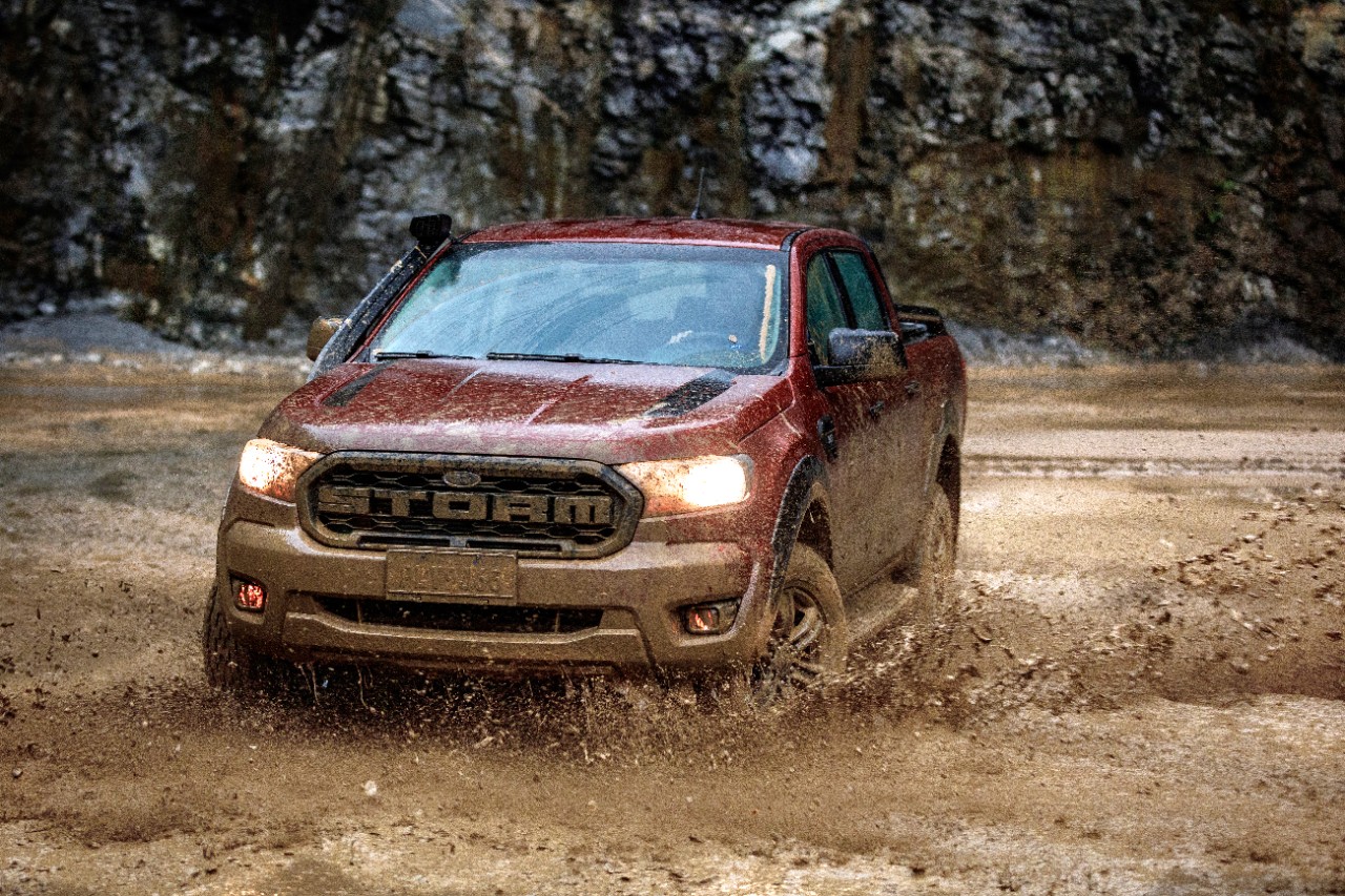 Ford lança Ranger Storm, versão mais barata com motor 3.2 e aventureira