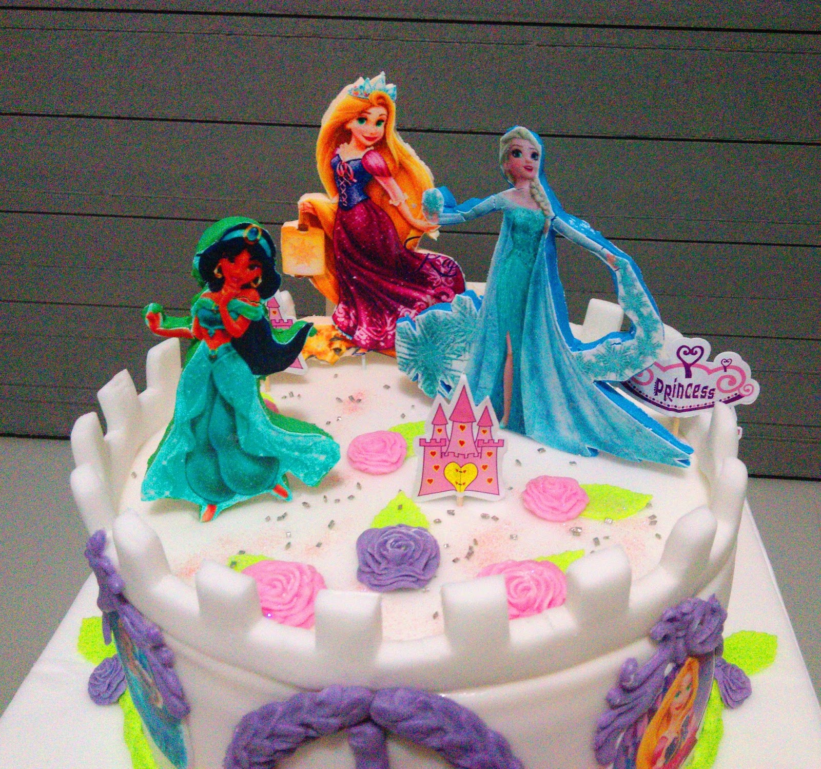 COMANDA TORT BUCURESTI: Tort castel de printese