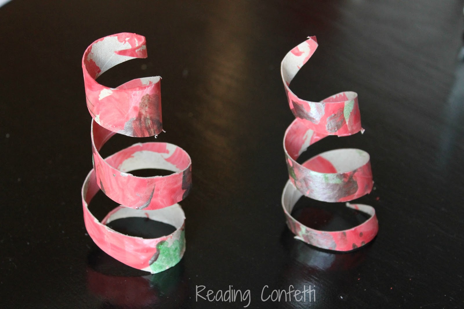 Toilet Paper Roll Christmas Trees ~ Reading Confetti