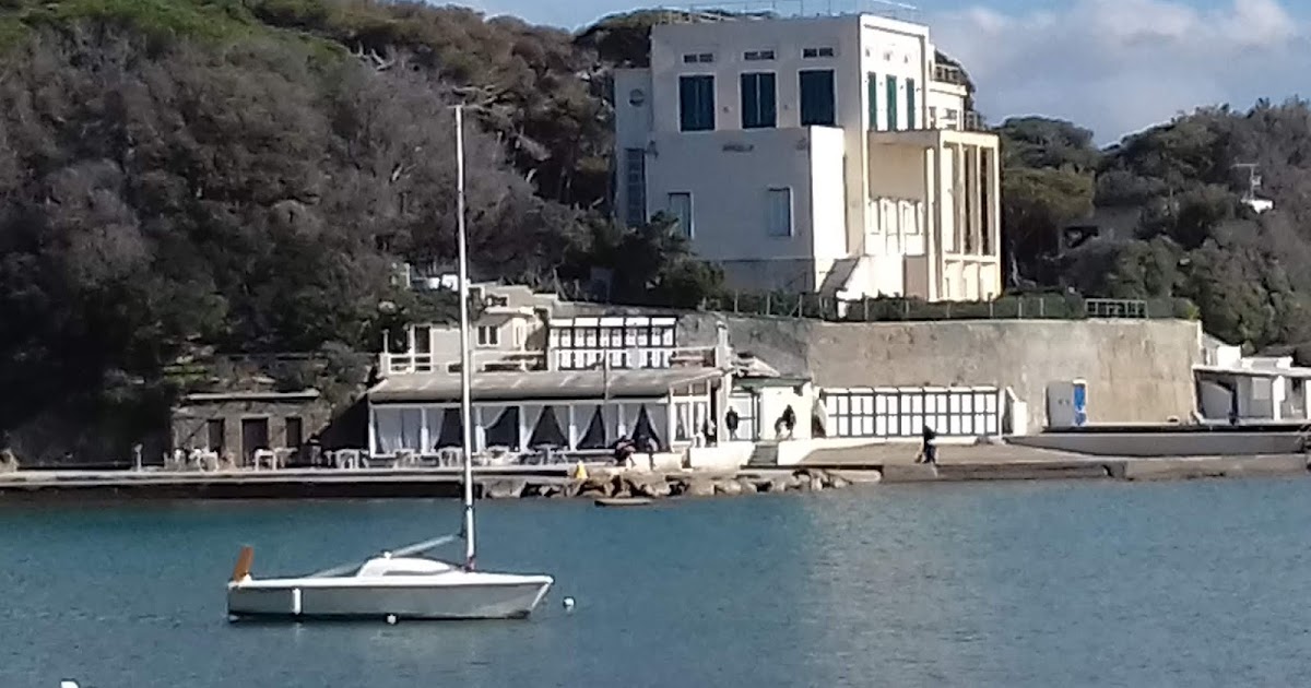 Un FARR 640 nella baia di Castiglioncello ~ Terraferma Sailors