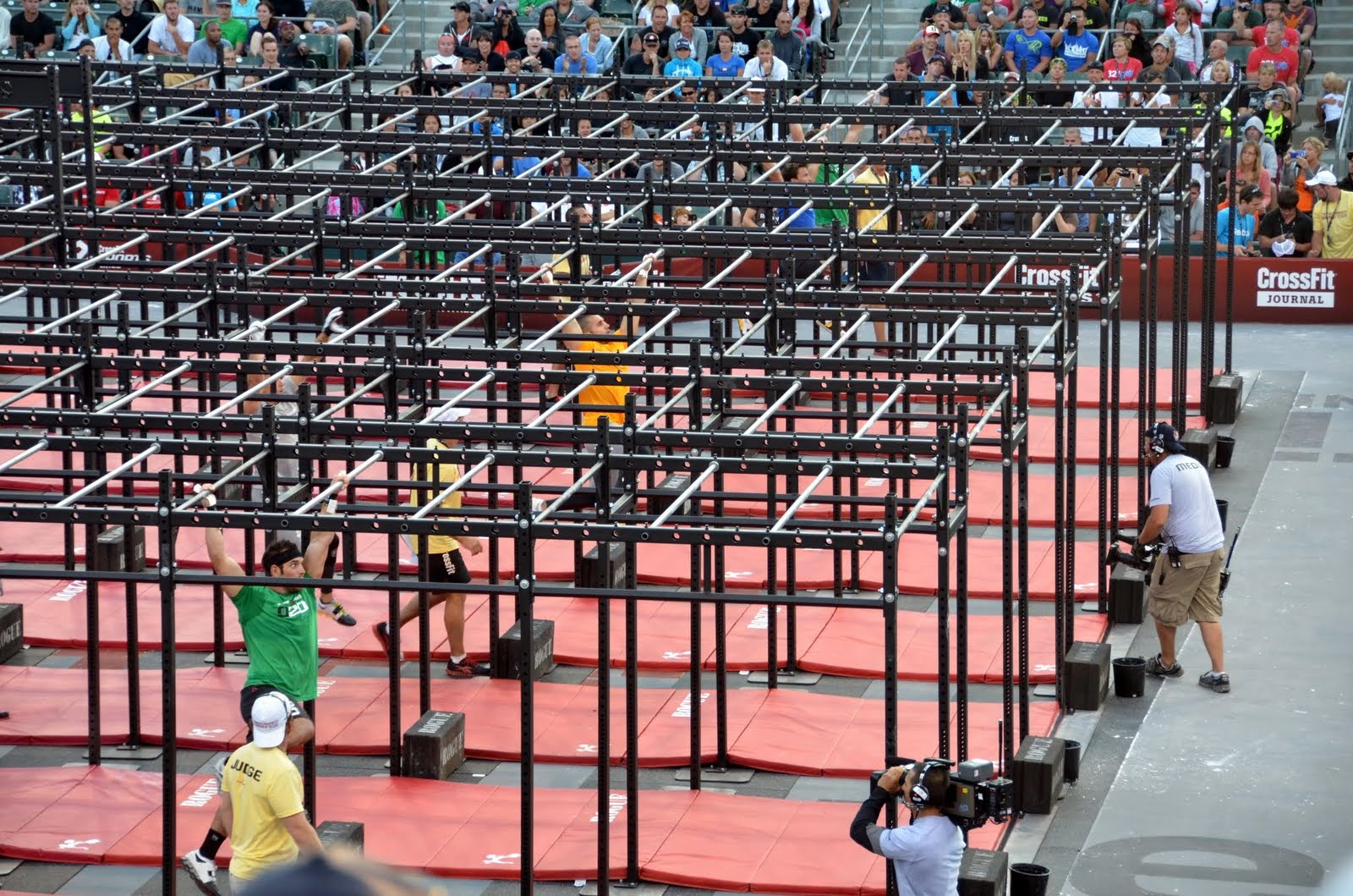 Jes' CrossFit Blog: 2011 Reebok CrossFit Games - Day 2