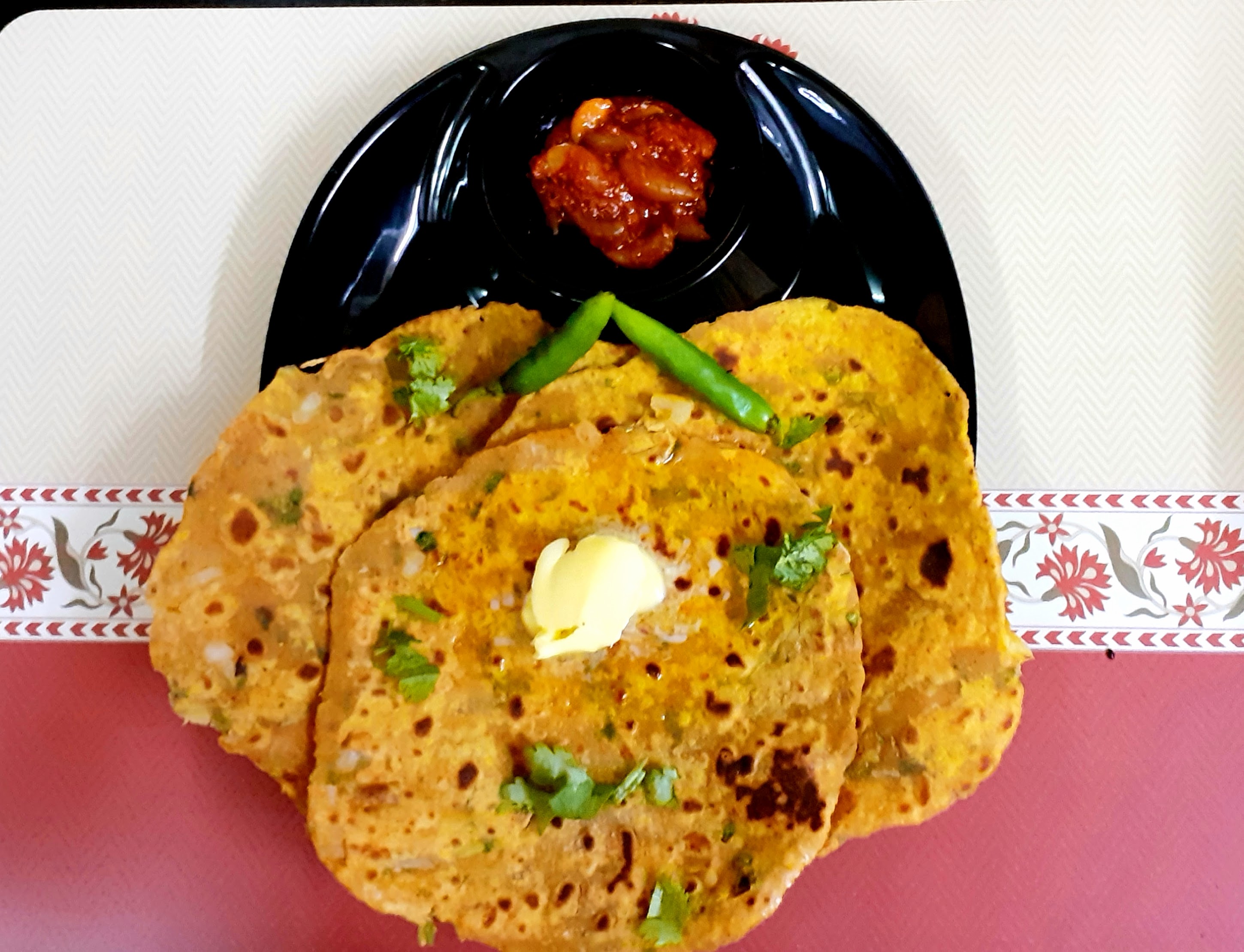 Rajjo's Kitchenn: MISSI ROTI