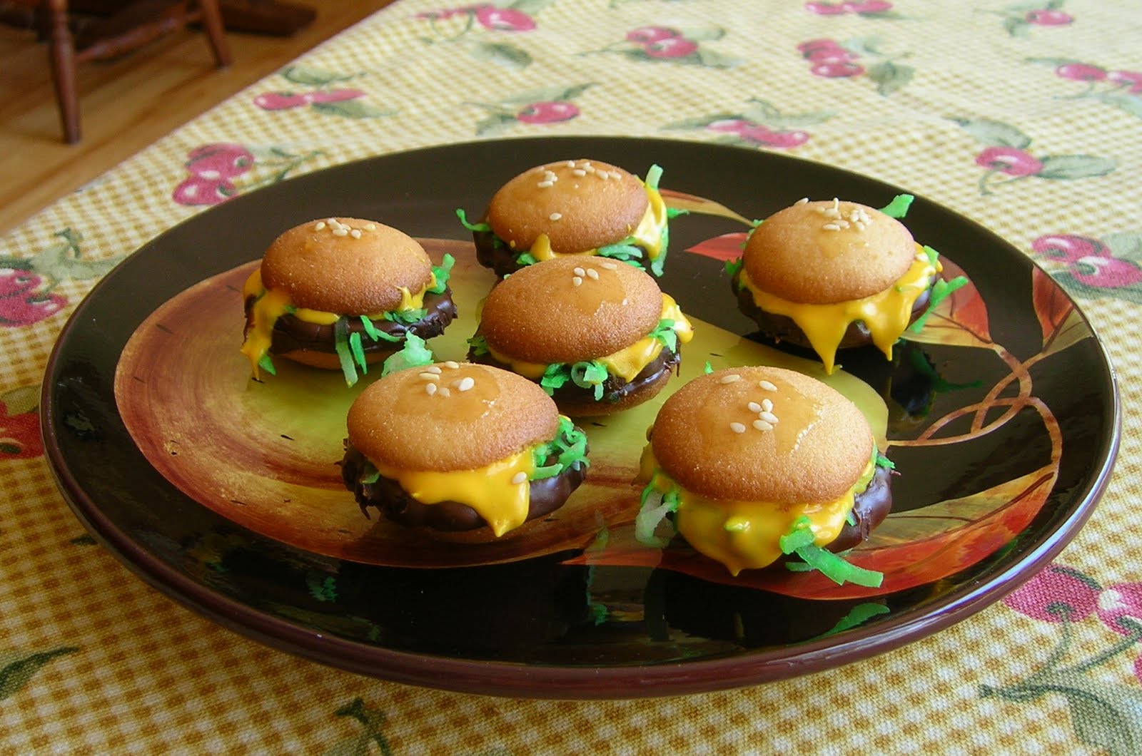 White Cedar Inn Today: Mini Cheeseburger Cookies