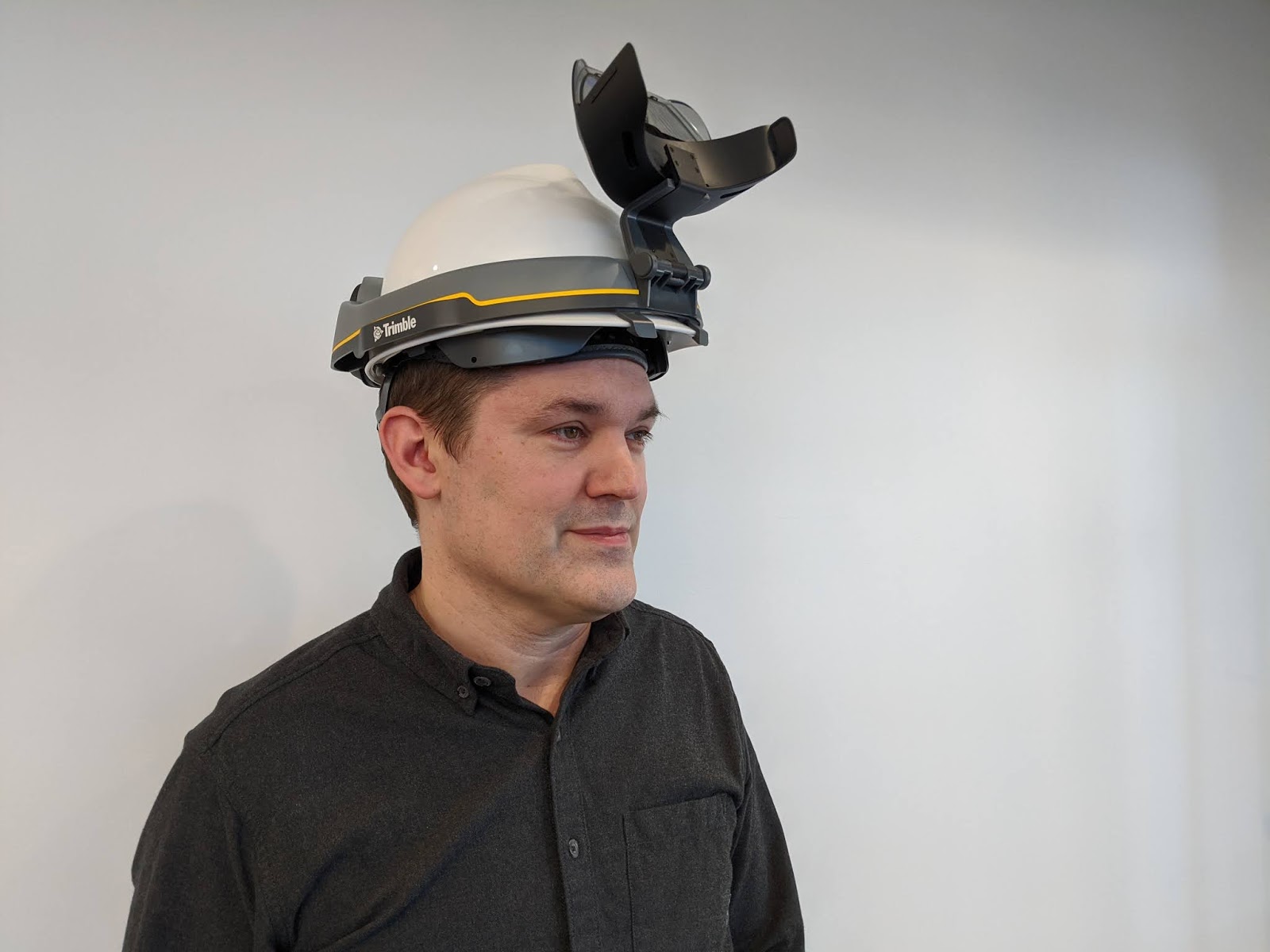 BIM Chapters: Trimble XR10 with Microsoft HoloLens 2 Unboxing Video