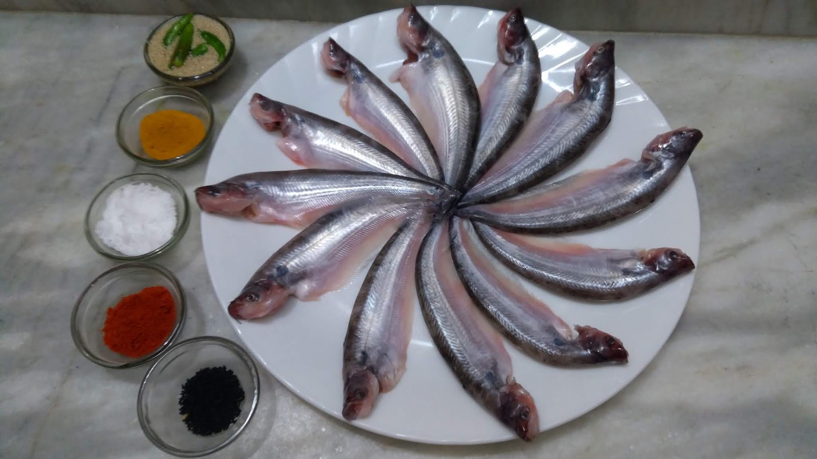 Pabda Fish Curry | Pabda Sorshe Jhal | Indian Butter Fish Recipe ...