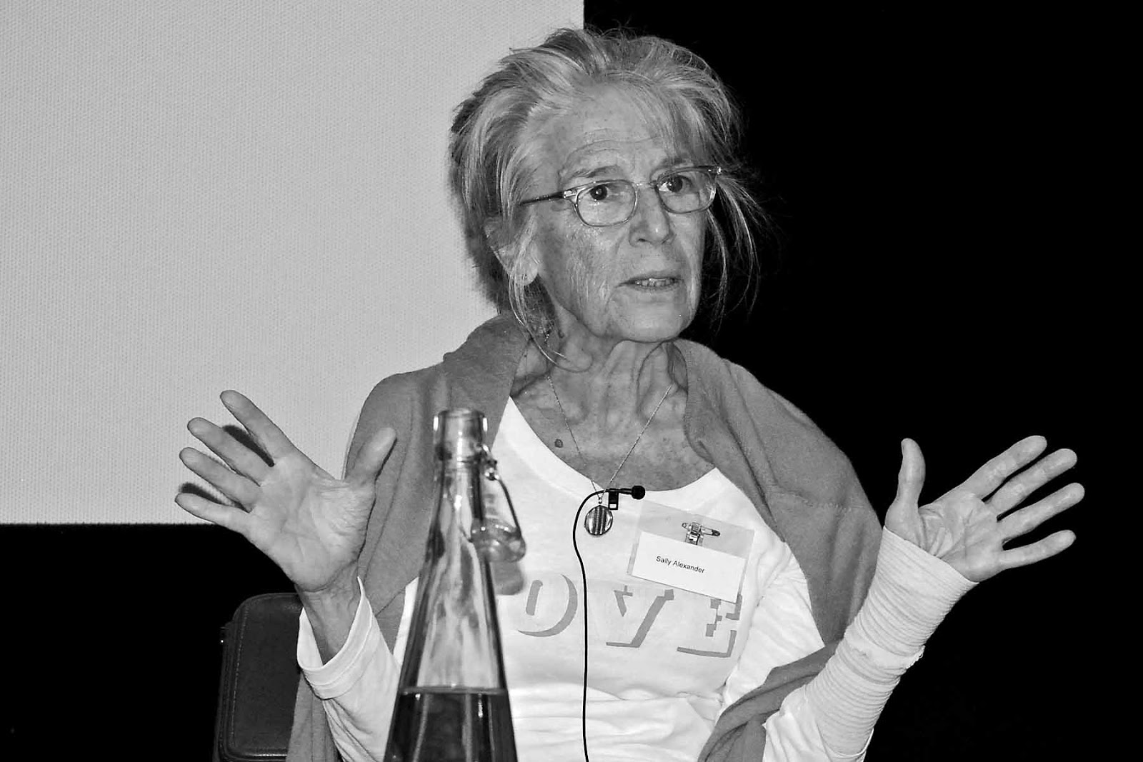 Εναντιοδρομίες: Sally Alexander: «Νιώθω αισιόδοξη για την ικανότητα των ...