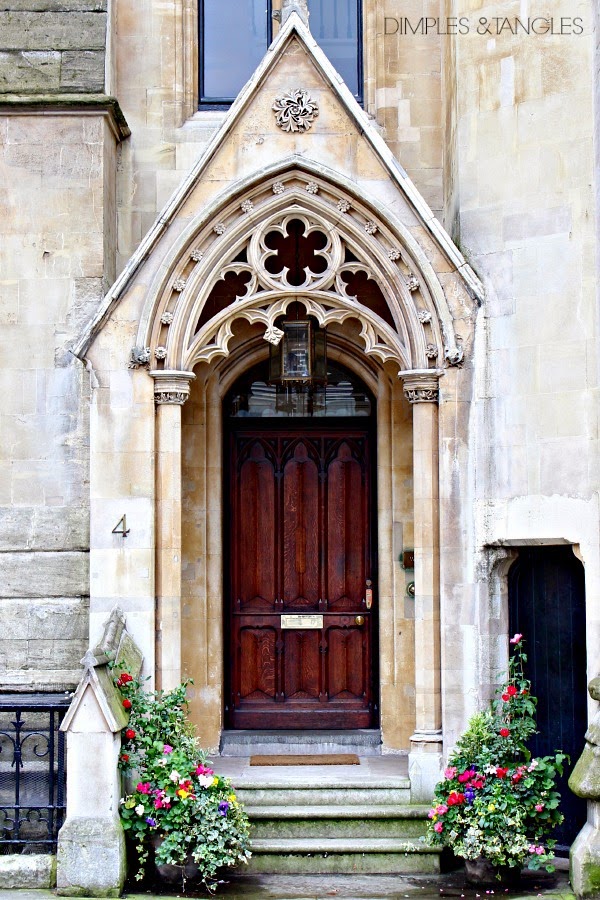 PRETTY LONDON DOORWAYS | Dimples and Tangles