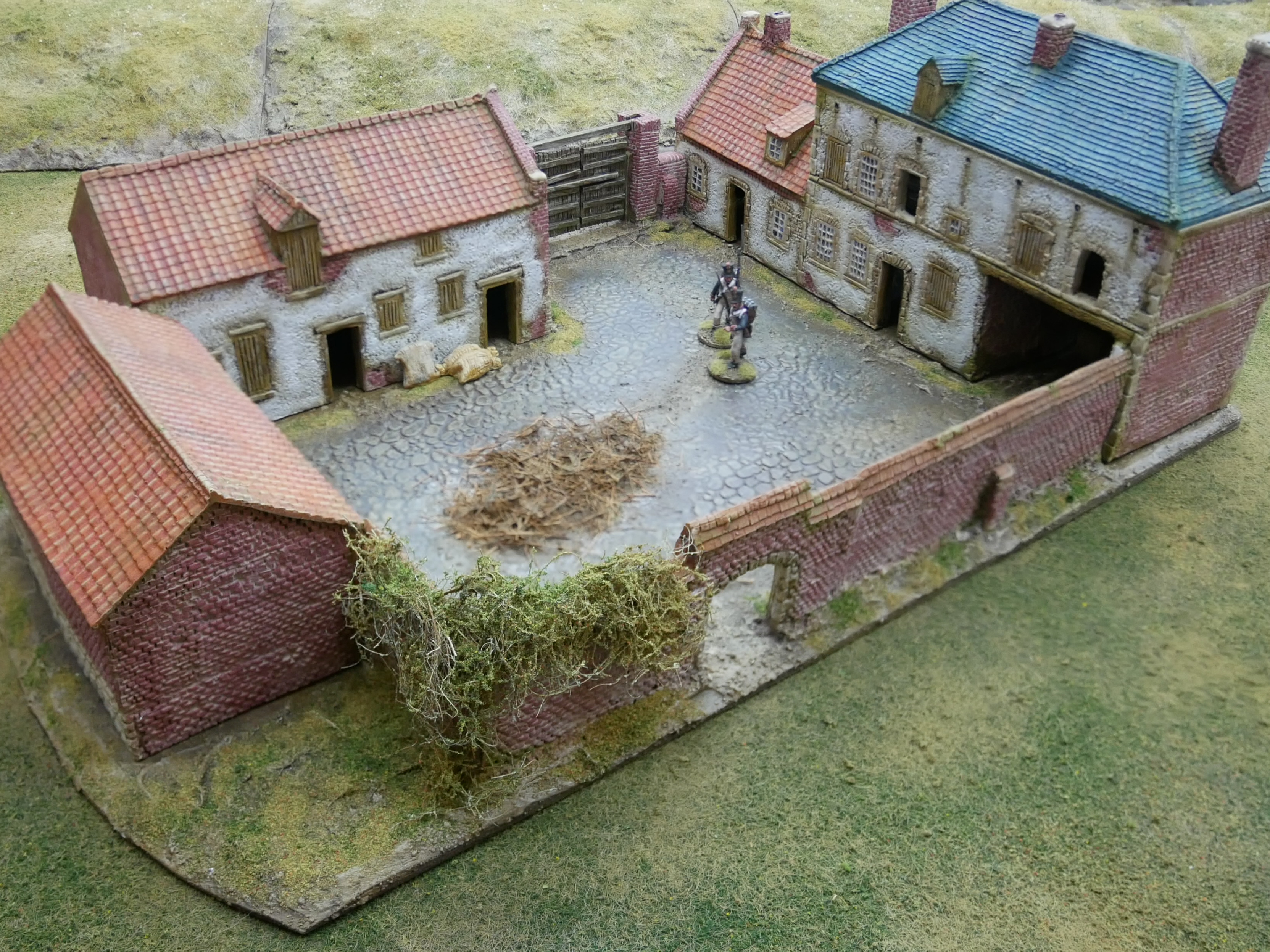 Wargaming with Silver Whistle: LARGE WALLED FARMS, plus MAGNETIZED ...