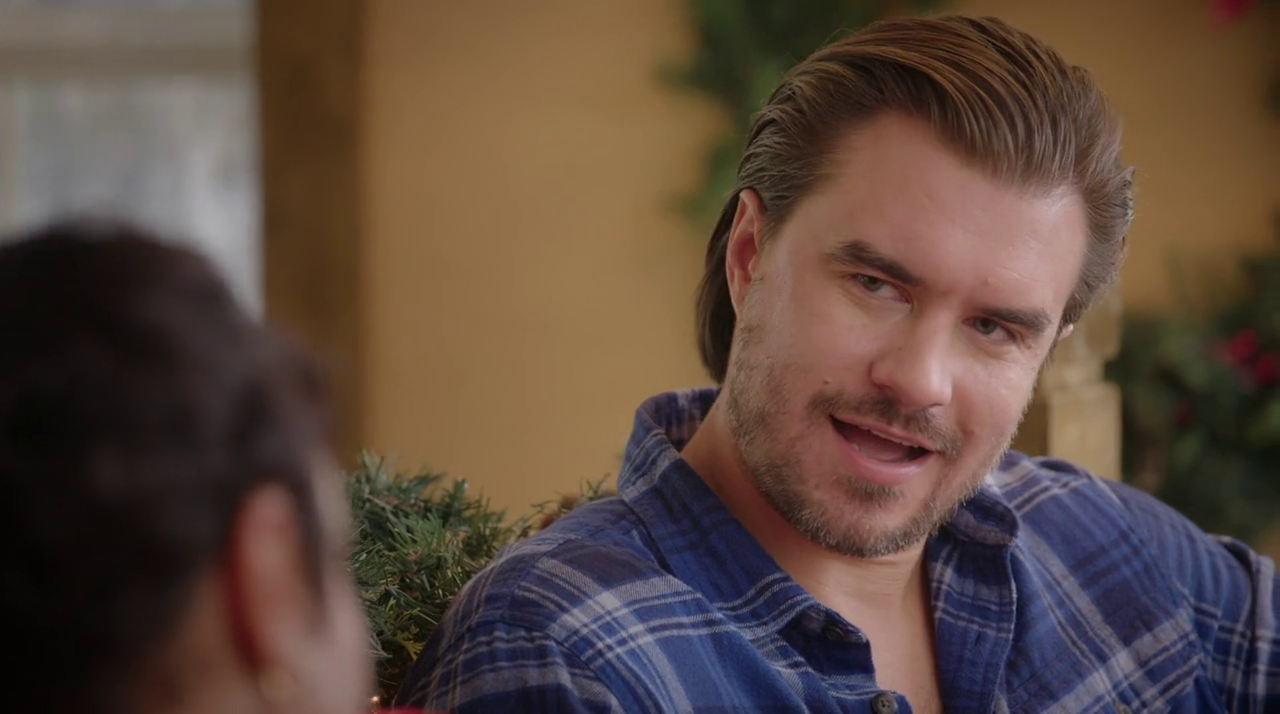 ausCAPS: Rob Mayes in The Christmas Edition