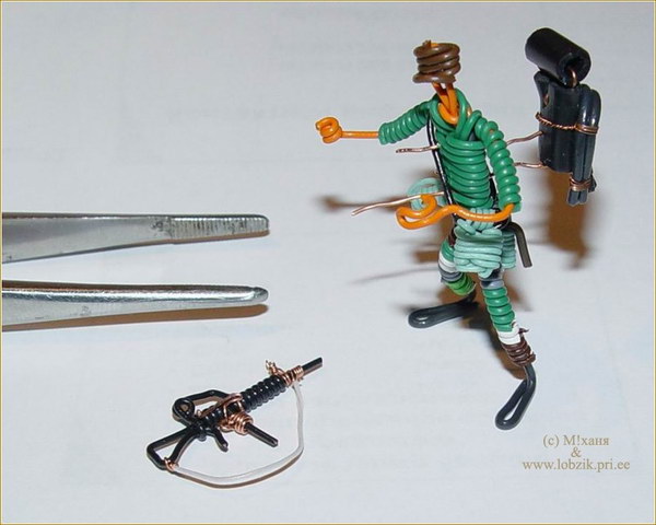 Simply Creative: Amazing Soldiers Made of Cables and Wires