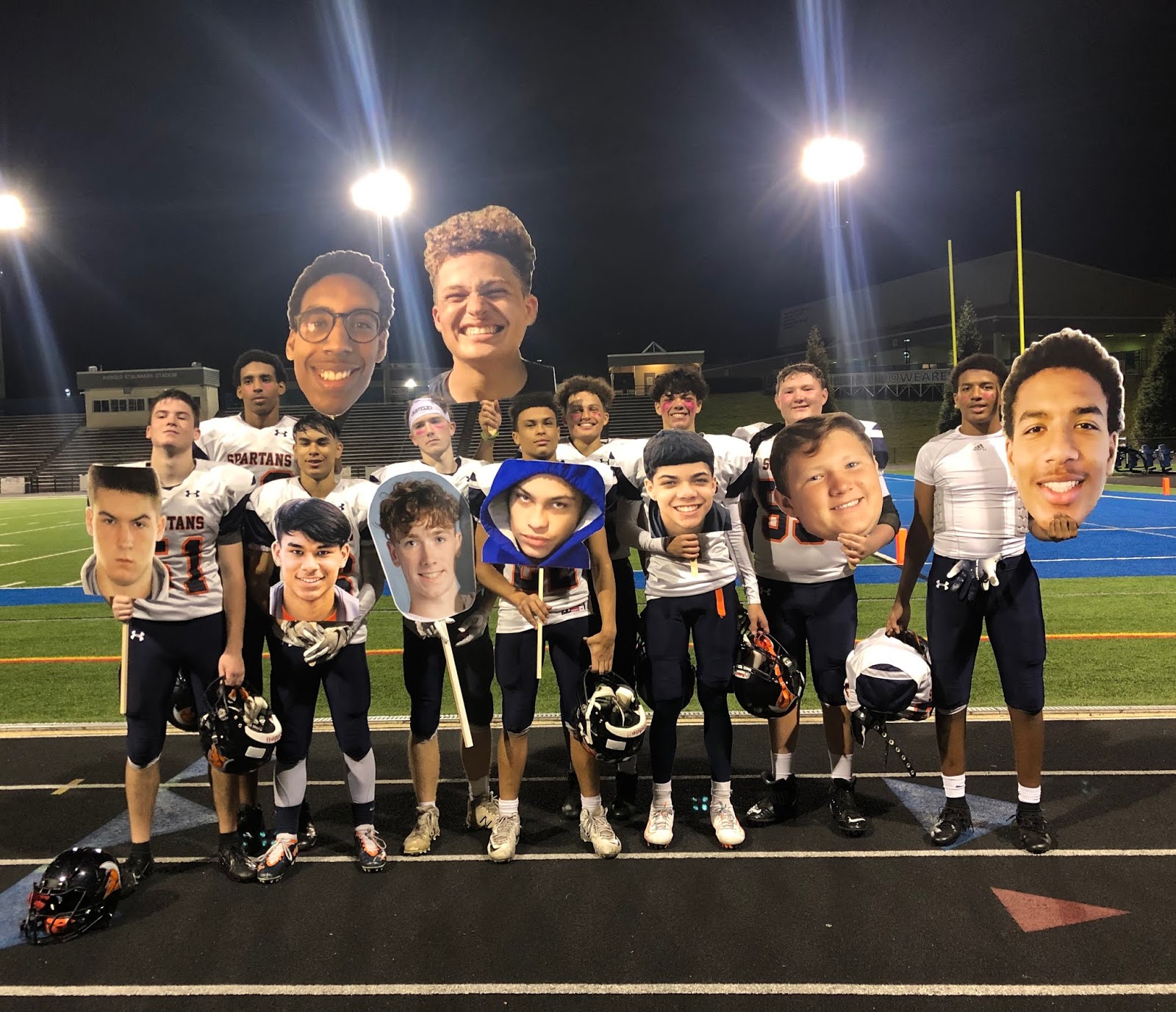 Confessions of a Sports Mama: Team Mama Idea: DIY Big Head Cutouts!