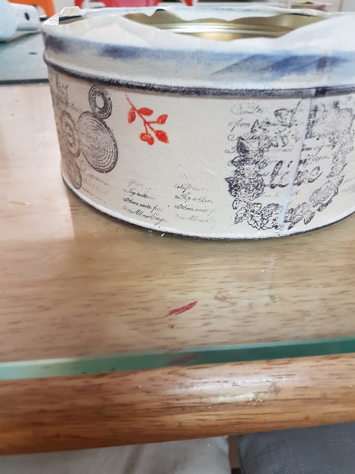 Ruchi Craft Studio: Tin box makeovers.