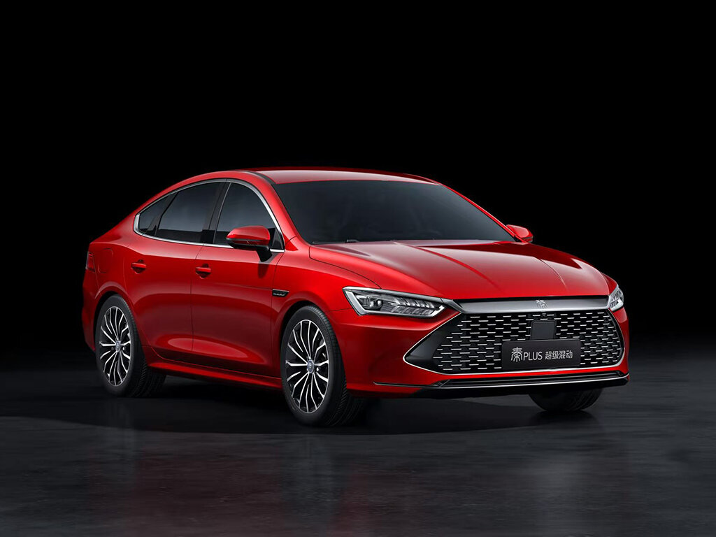 BYD apresenta o Qin Plus, um sedã híbrido tecnológico que faz 142km/l ...
