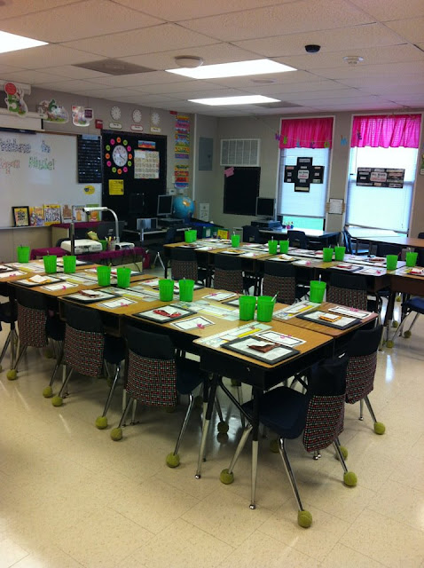 Mrs. Rhoads' Classroom: My Polka Dot Classroom and Teacher Gifts