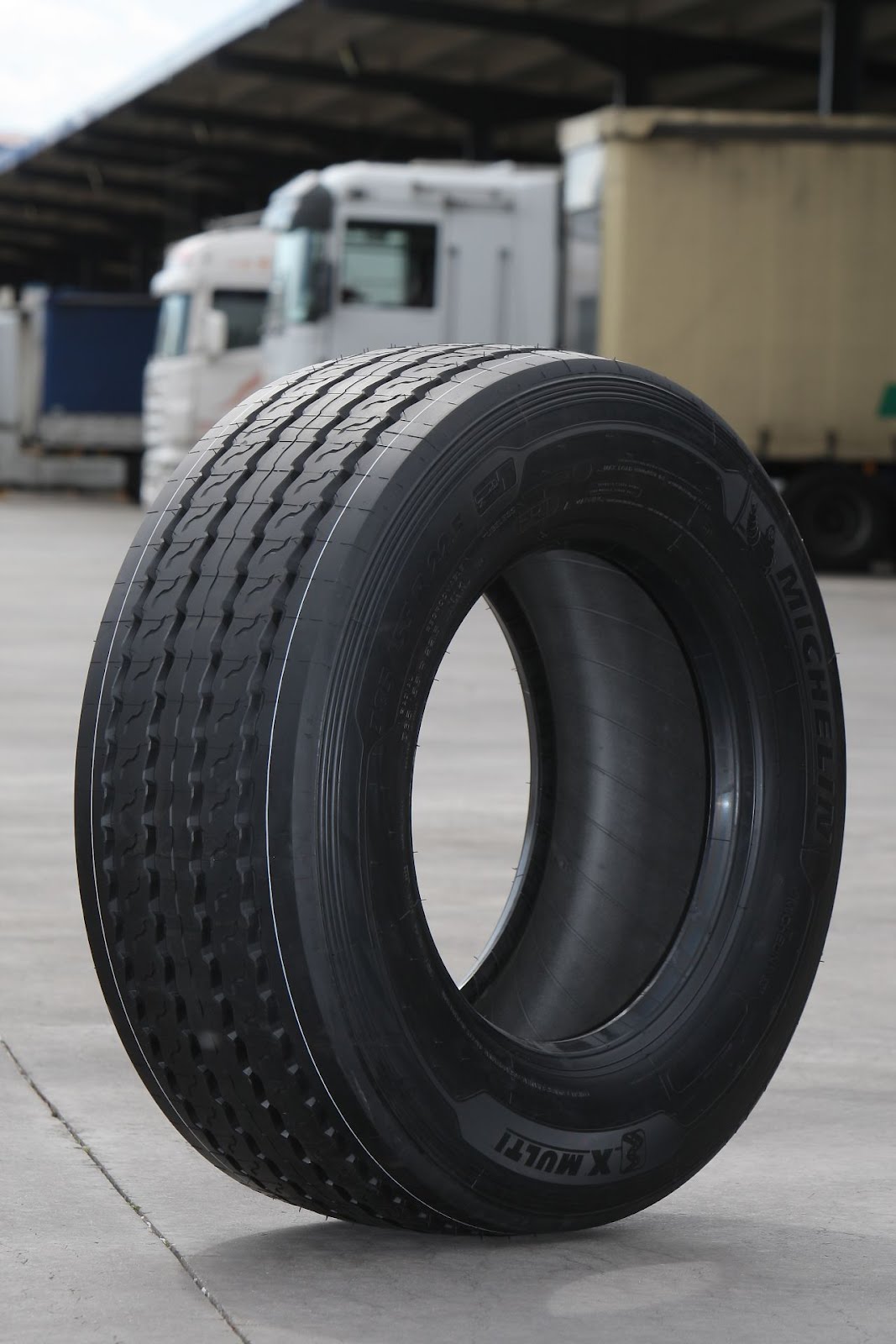 Revista Coche: Michelin lanza en España el neumático para transporte ...