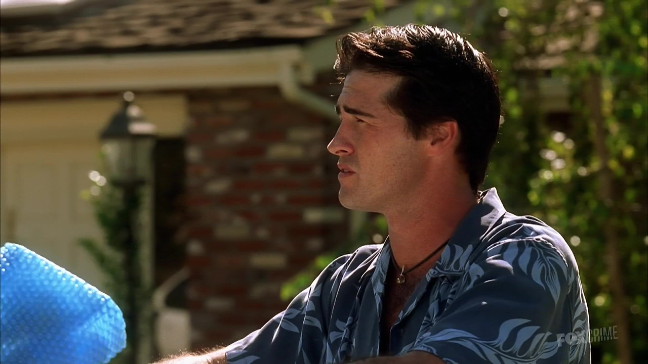 ausCAPS: Michael McLafferty shirtless in CSI 3-03 "Let The Seller Beware"