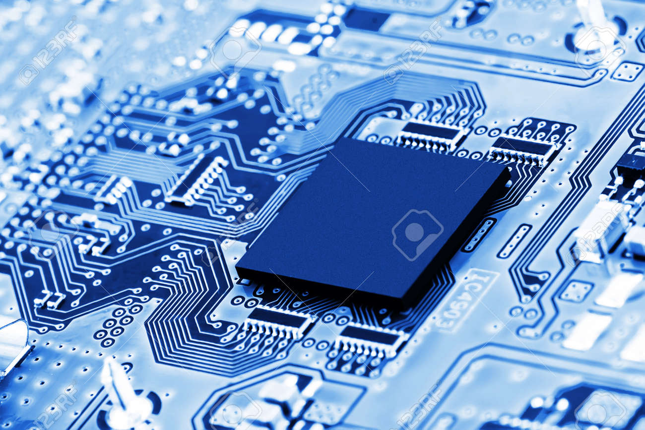 Circuit électronique : Une résistance un condensateur une diode et un ...