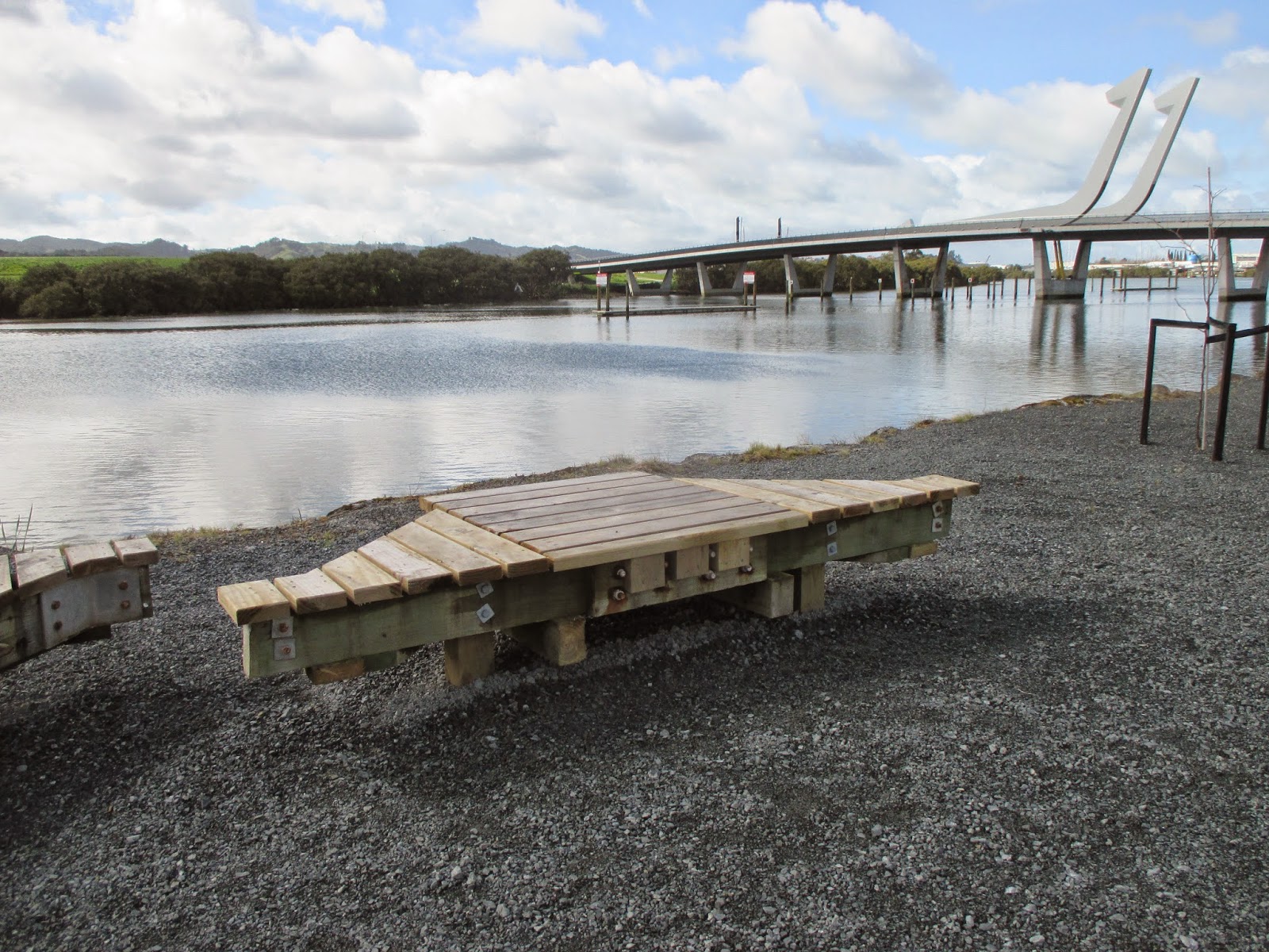 Kamo Lady: SEATS ALONG THE NEW HATEA LOOP WALK