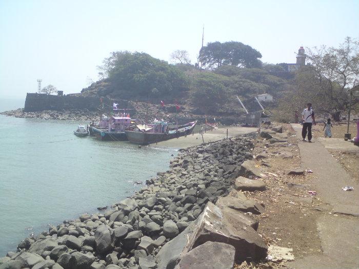 Uth Sut Trekkers: EXCLUSIVE" UTHSUT TEKKERS visit to Khanderi & Underi ...