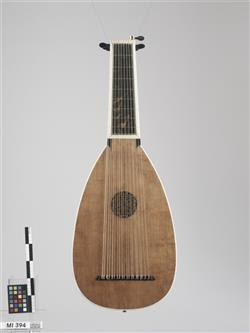 Buying a Lute: Baroque lutes